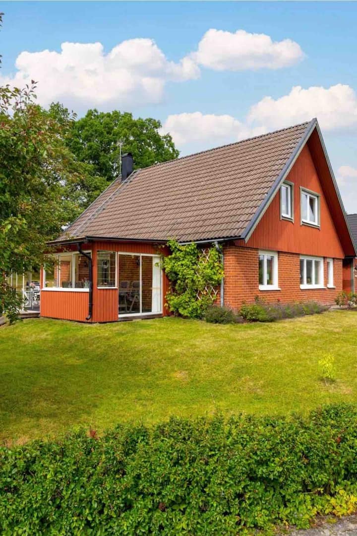 Trevlig Villa I Eskilstuna, 1 H Från Stockholm - Eskilstuna