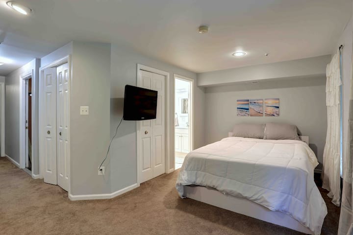 Basement Apartment Full Bath Separate Entrance - Maryland