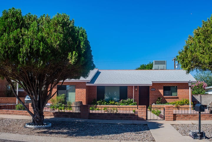 La Siesta De Tucson By Park Place Mall - Tucson, AZ