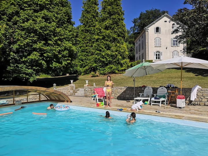 Grande Maison Bourgeoise Dans Un Parc Clos De 2 Ha - France