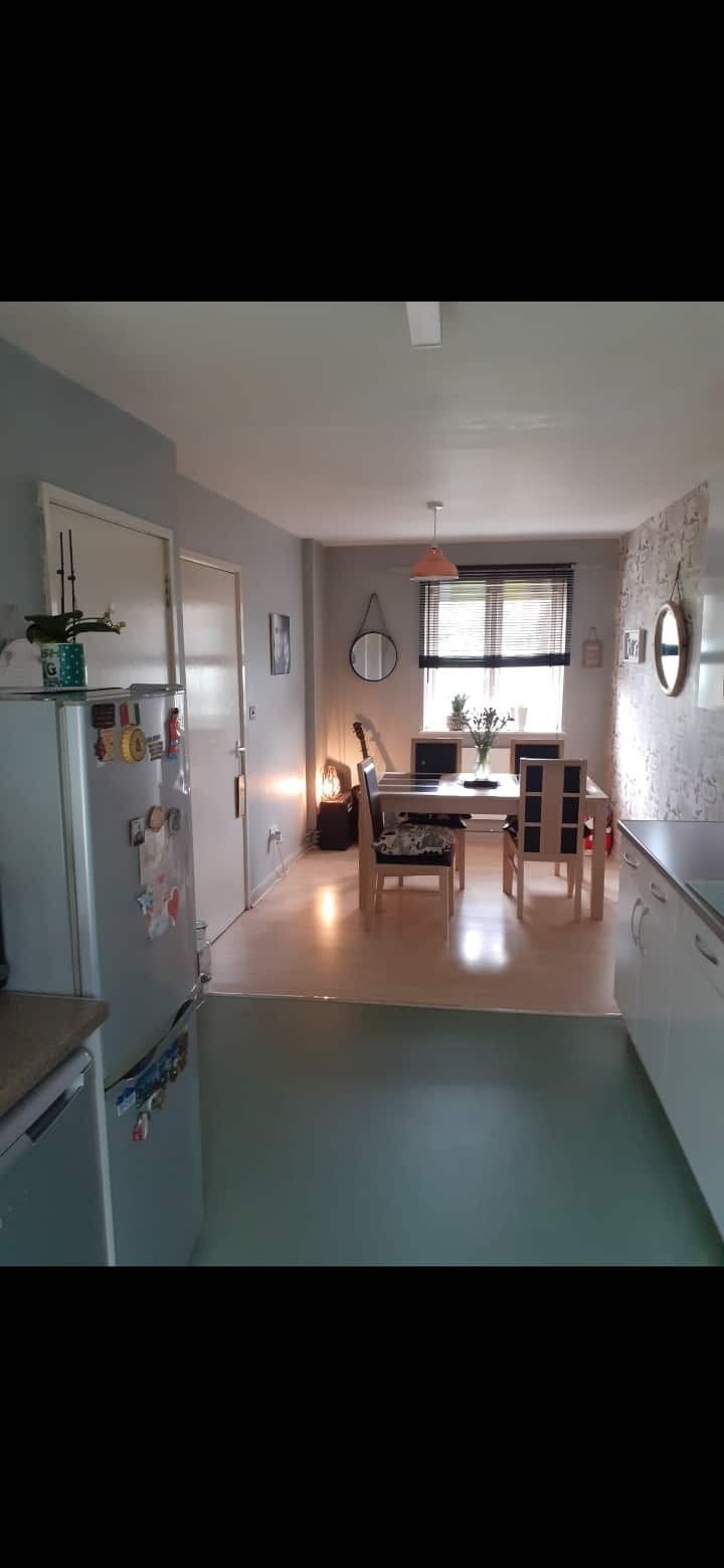 *Female Only* Cosy Double Bedroom Great Location - London