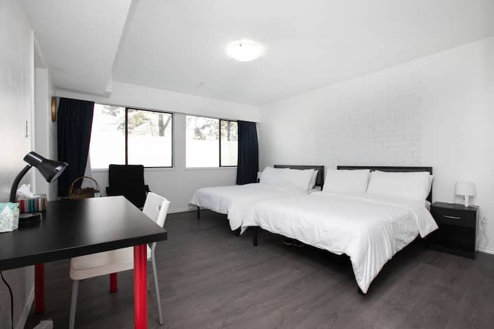 Cozy 2-bdrm Suite, Prime Location Vancouver - Vancouver