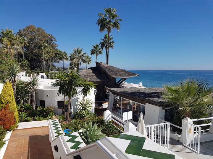 Ferienhaus In Wohnanlage In Erster Strandlinie - Estepona