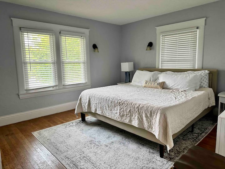 Hidden Gem! Cozy Duplex Downtown Clayton - Gananoque