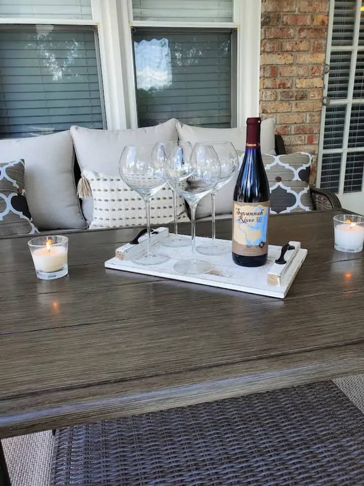 The Pool House - Fun Home In North Columbus - Columbus