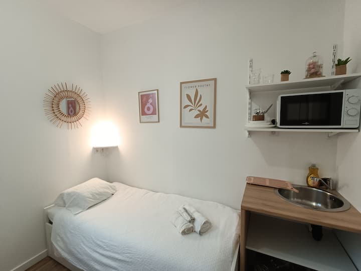 Studio à Caen - Proche Port Et Gare - ibis Caen Porte d’Angleterre