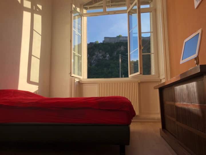 Beau Appartement Avec Vue Sur La Citadelle ! - Besançon