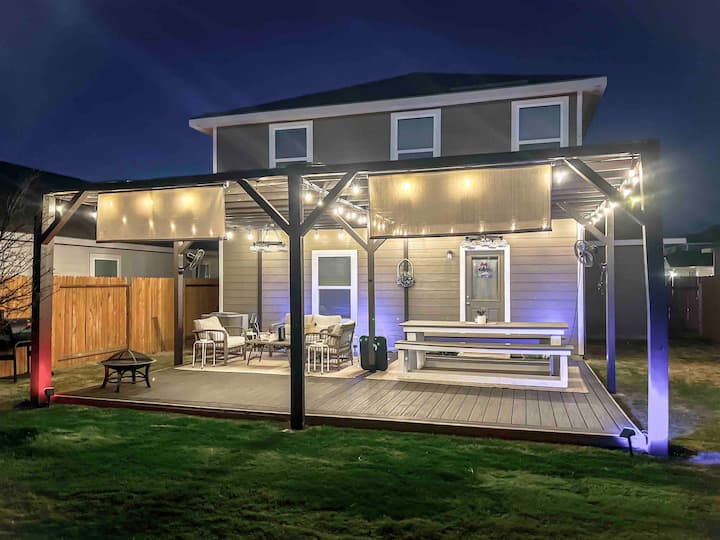 Tx Theme-seaworld & Lackland Bmt-patio & King Bed - San Antonio, TX