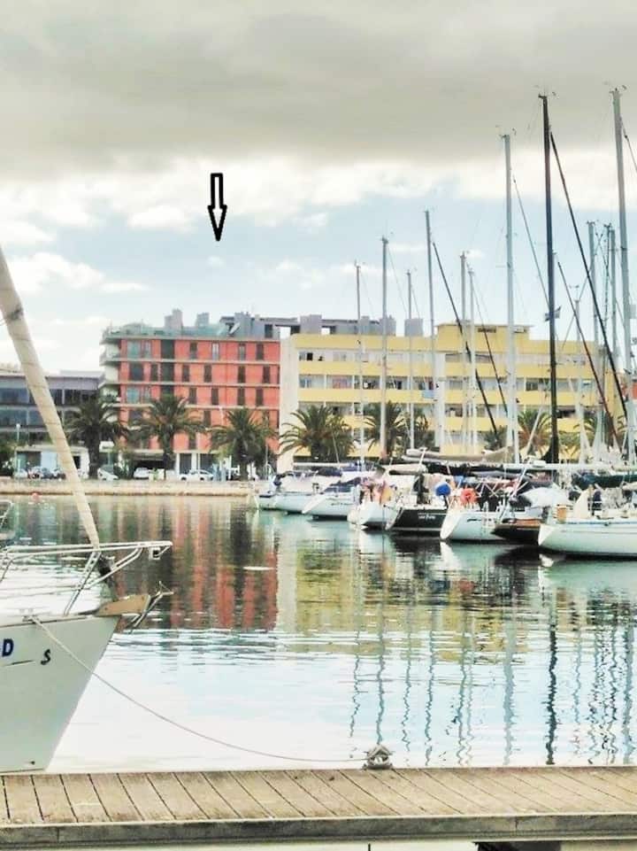Across Marina Modern 2bedroom Apartment W/parking - Lagos