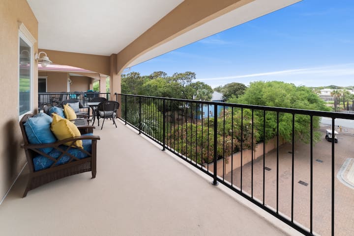 Brass Rail- Beachside- 2 Pools- Flexible Bookings - Tybee Island, GA