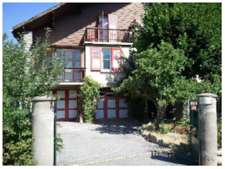 Appartement 2 Chambres, Avec Balcon, Vue Montagne - Barcelonnette