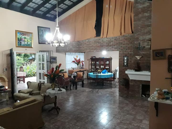 Casa Familiar, Acogedora - Jarabacoa