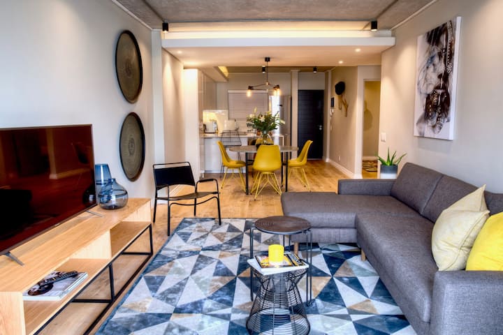 Sublime Docklands Pad W/ Rooftop Pool & 360 Views - Kapstadt