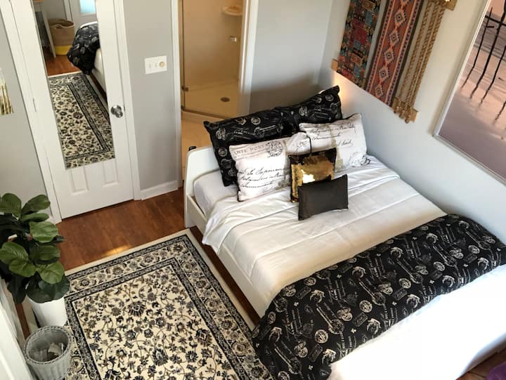 Midtown Low Price! Private Room W Bath & Balcony - Atlanta, GA