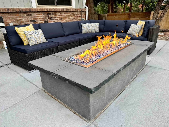 Large & Modern Home W/ Pool & Hot Tub & Fire Pit - Aurora