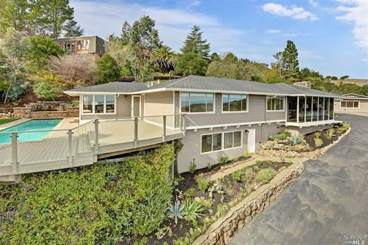 Spacious Retreat With Sweeping Views & Heated Pool - San Anselmo, CA