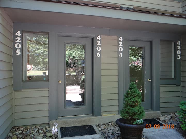 Luther's Mountain Hideaway - Seven Springs, PA