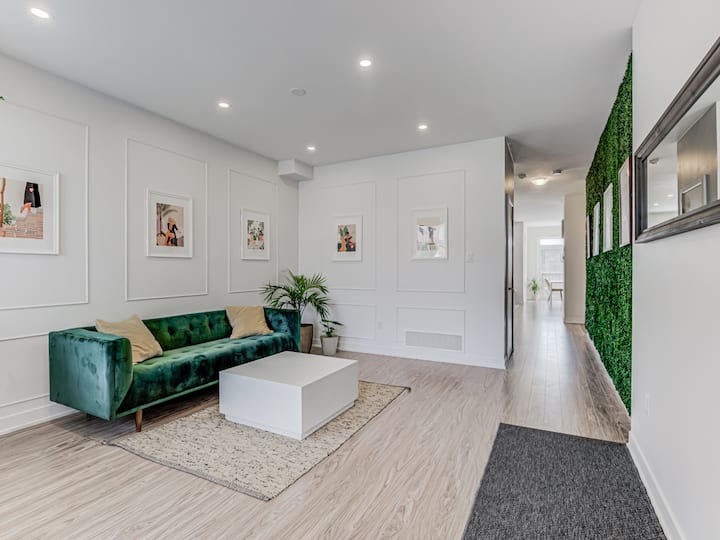 Newly Renovated, 3 Bdrm Modern Oasis W/ Parking!!! - Oshawa