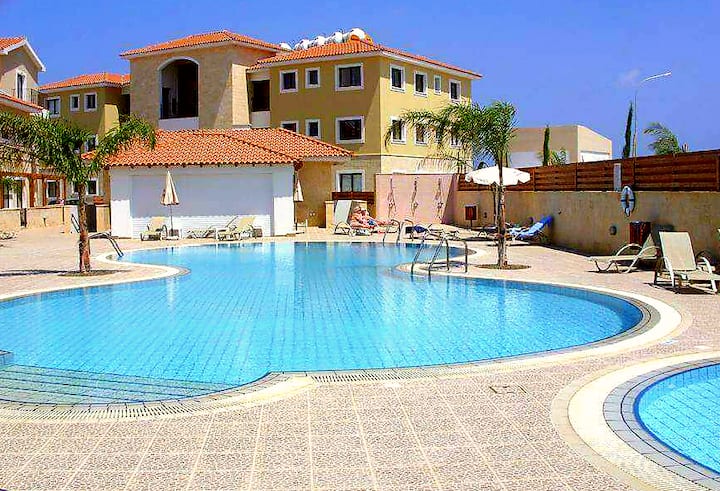 Stunning, Spacious 3 Bdr Apt - 5 Min From Beach! - Famagusta