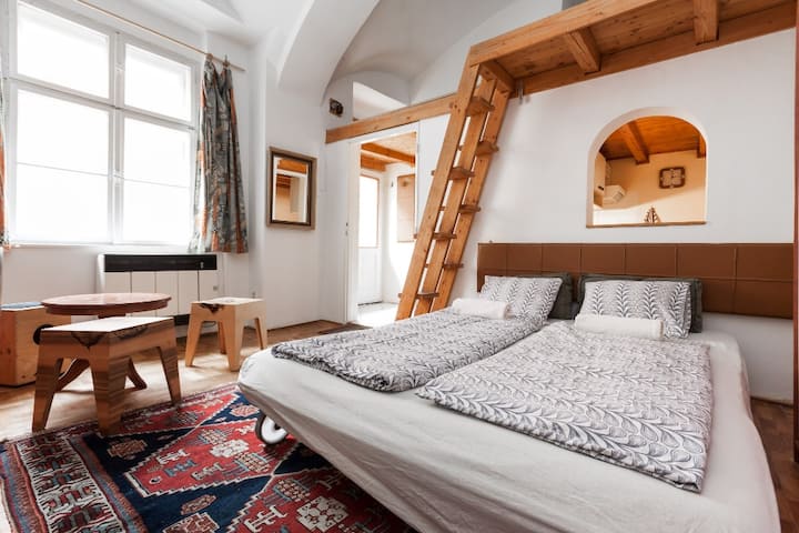 Charming Studio-outstanding Design- Location! - Koszyce