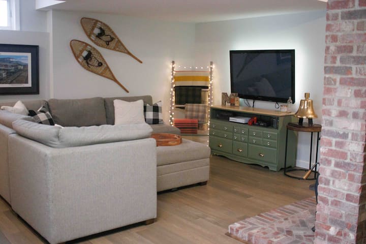 The Riverfront Suite - Golden