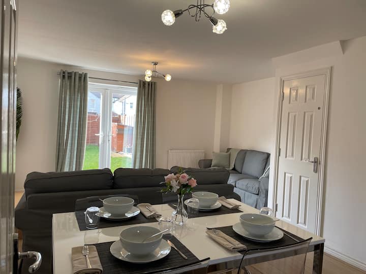 Luxury Large Rooms, En-suite Included, 3 Bathrooms - Dartford