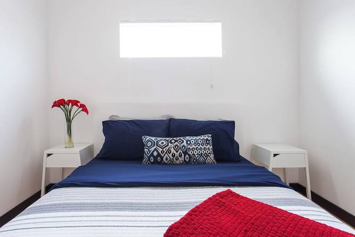 Brand New 2bed/1bath House, Clean, Central, Airy - Los Angeles, CA