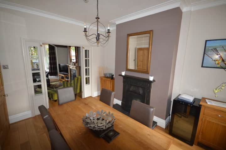 Filey Holiday House -5 Bedroom, Up To 10 (8 Beds) - Filey