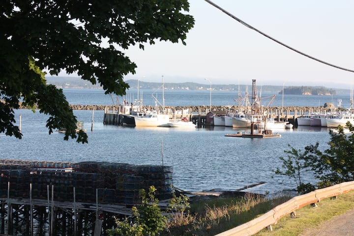 Quaint Family Home On Deer Island, N.b. - St. Andrews