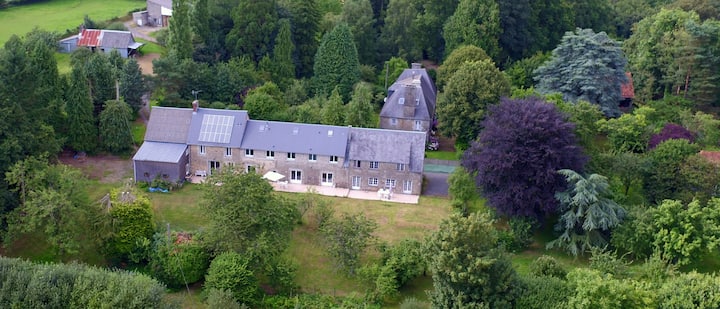 Les Logis Du Manoir , Grand Gîte "Le Pressoir" - Villedieu-les-Poêles-Rouffigny