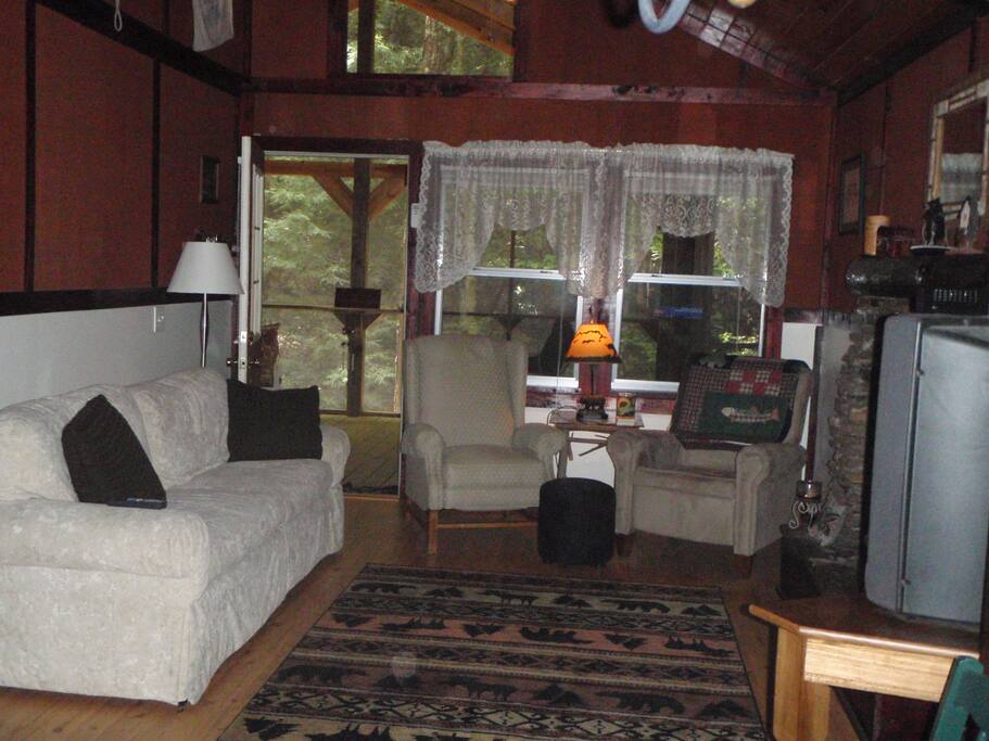 Cozy Creekfront Bungalow - Cabins for Rent in Tellico Plains