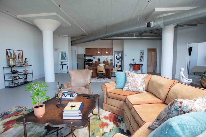 Luxe City Of Museum Loft, 2-br, King Bed, Parking - St. Louis, MO