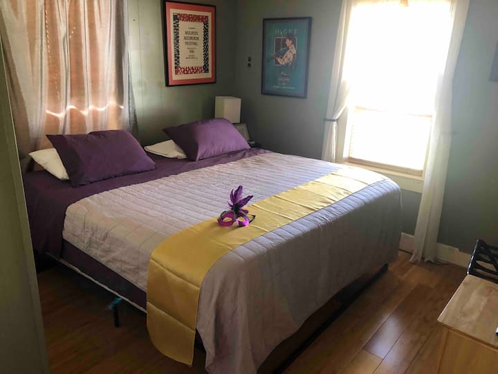 Katie Riley Guest House (Allergen Free) - Breaux Bridge, LA