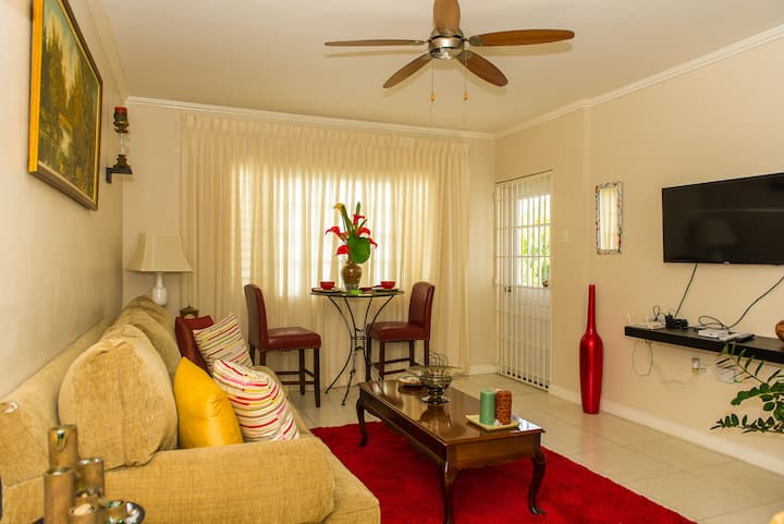 Walk To U.s. Embassy |  24/7 Security - Kingston