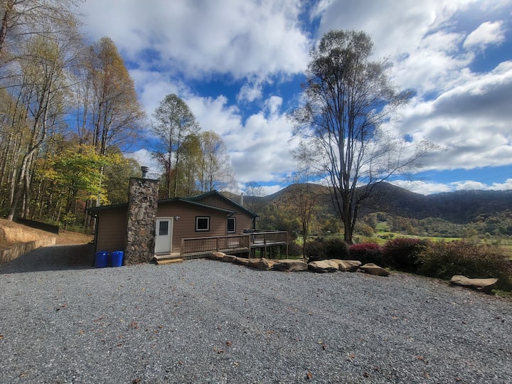 Lorien: 2 Bed/1 Bath Near The Tail Of The Dragon - Calderwood Lake, TN