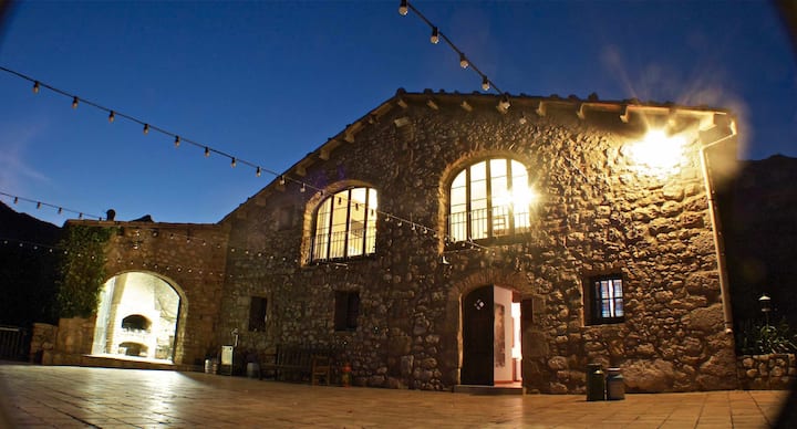 La Pallera: Masía Para 8 Pax Con Piscina Cubierta Climatizada Comunitaria - Catalonia