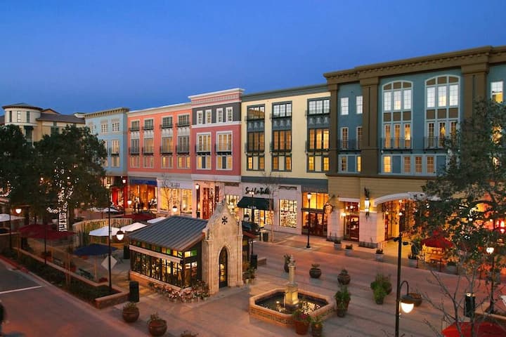 Thoroughly Renovated, A Chic Space On Santana Row - San José