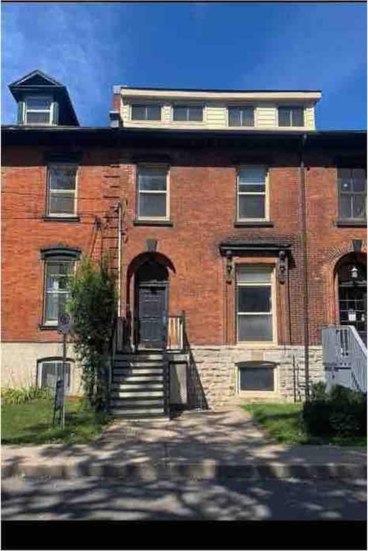 The Downtown Bagot Street Studio - Kingston