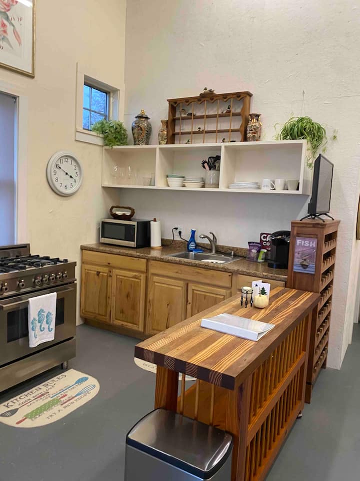 5 Atlantic Farm Cottage - Penobscot Suite - Warren Island State Park, Islesboro