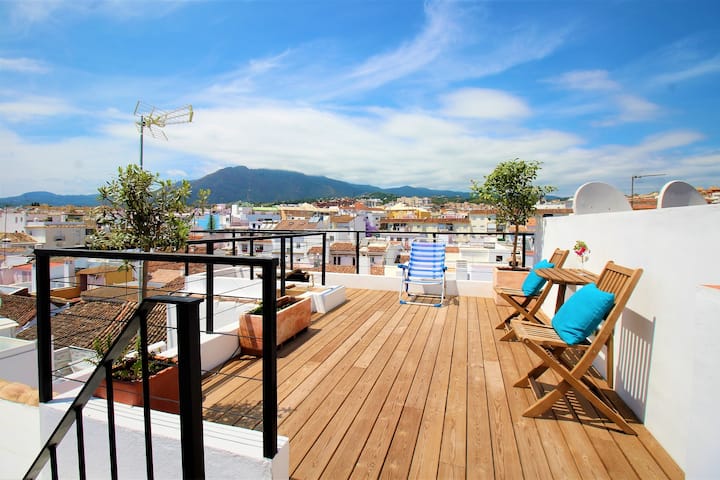 Unique Townhouse With Roof Top Terrace! - Estepona