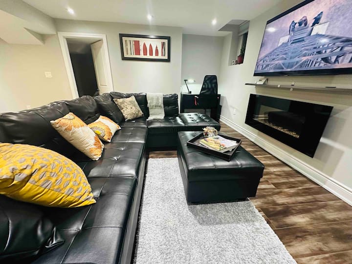 Oakville Spacious 2-bedroom 2-bath Unit Sleeps 4 - Burlington