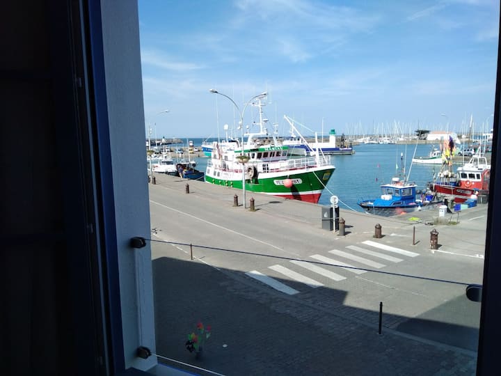 Les Pieds Dans L'eau Vue Sur Tout Le Port - L'Île-d'Yeu