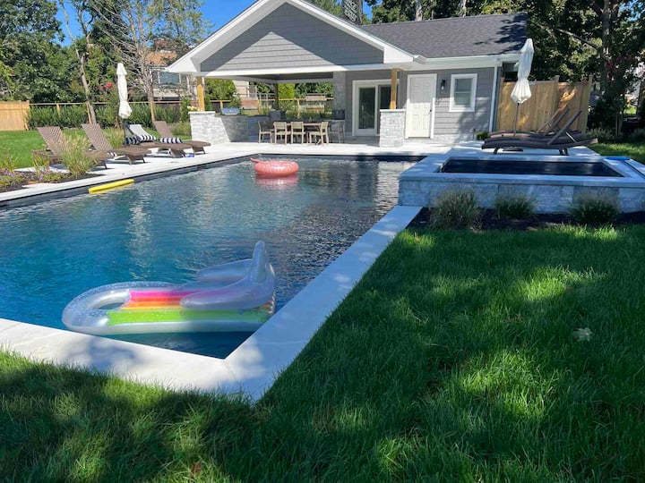 Creekside Getaway… Welcome To North Fork Paradise! - Greenport, NY