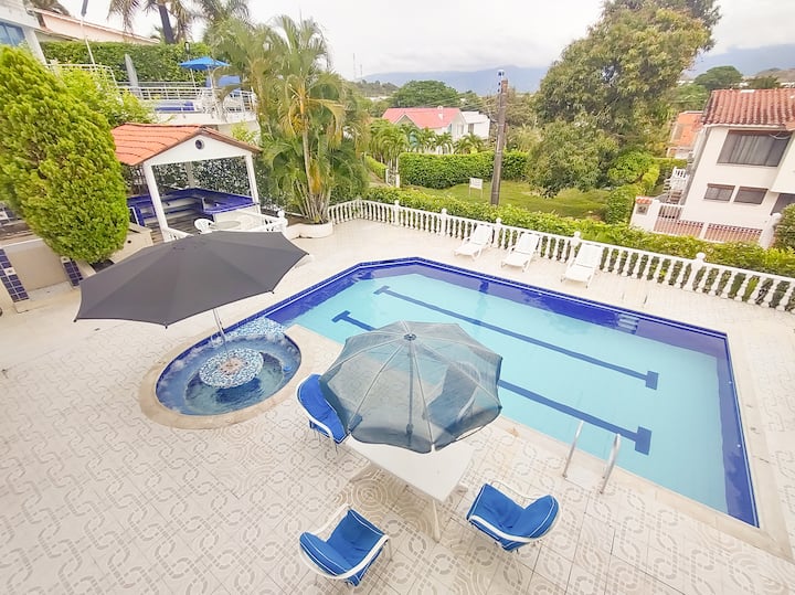 Mansión Para Grupos Grandes, 6 Habitaciones - Melgar