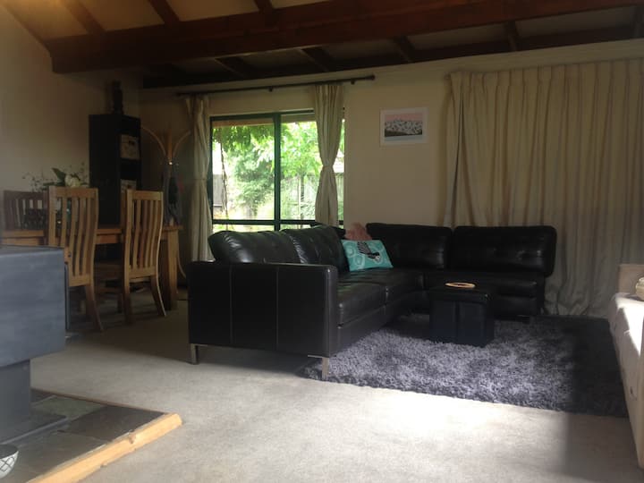 Two Single Beds Near The Airport - Queenstown