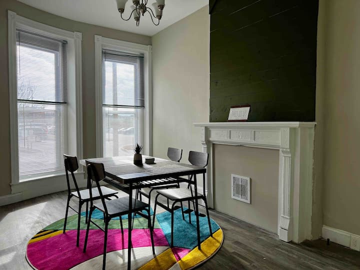 Huge 5 Bedroom 3 Bathroom In Mt Vernon Baltimore! - Baltimore, MD