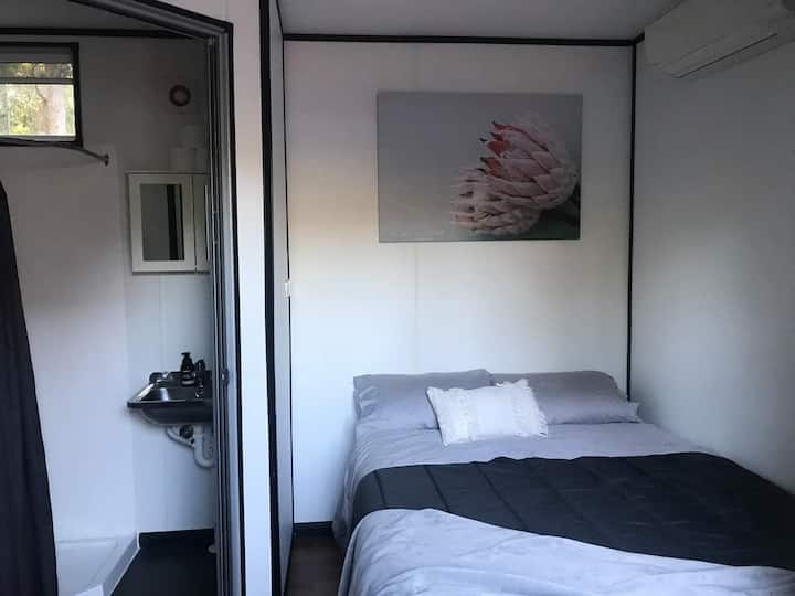 Noosa Mountain Lodge/ Farmstay - Pomona