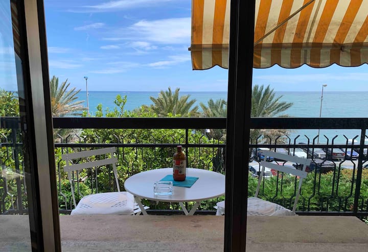 A Due Passi Da Tutto - Sanremo