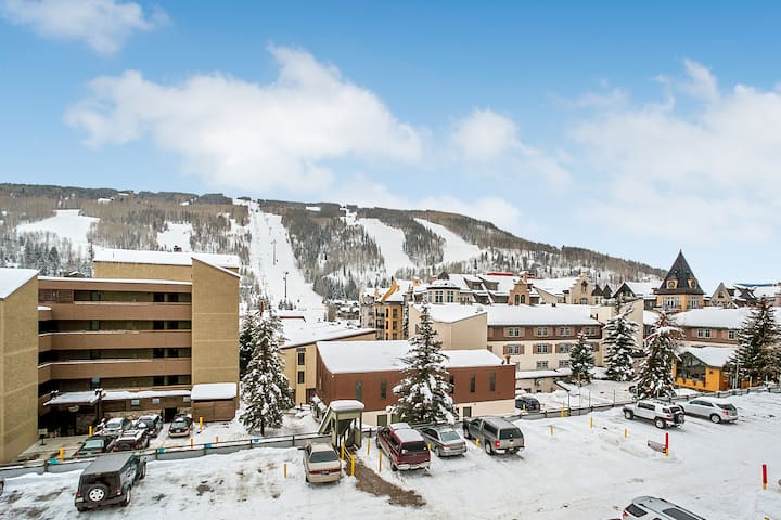 2 Bed / 2 Bath Amazing Views Steps From Gondola - Vail, CO