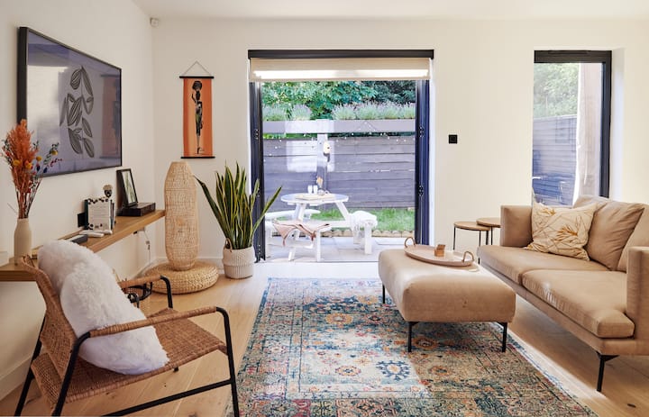 Designer 2 Bedroom Home W/ Garden In City Center - Londres